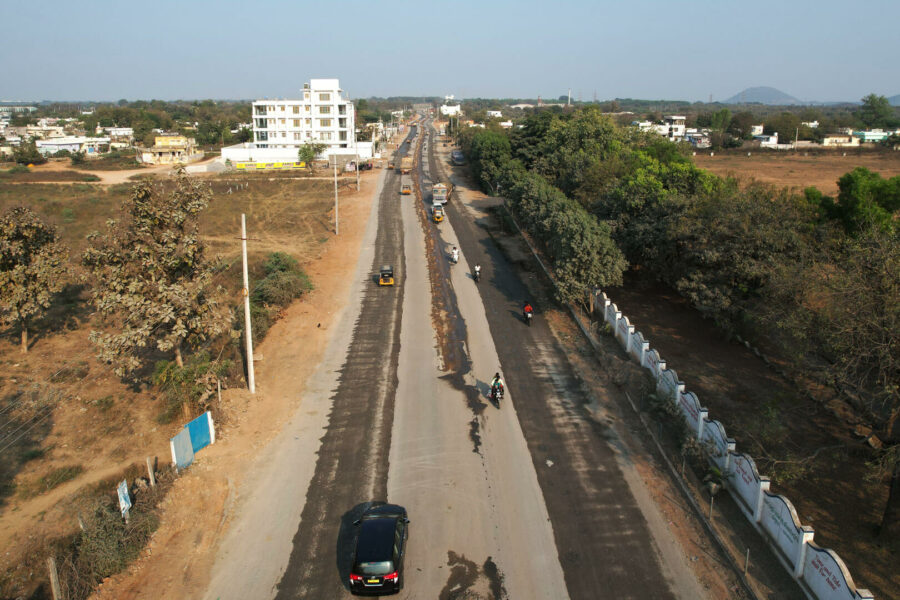 Location & Surrounding Developments : Alakananda RiverFront