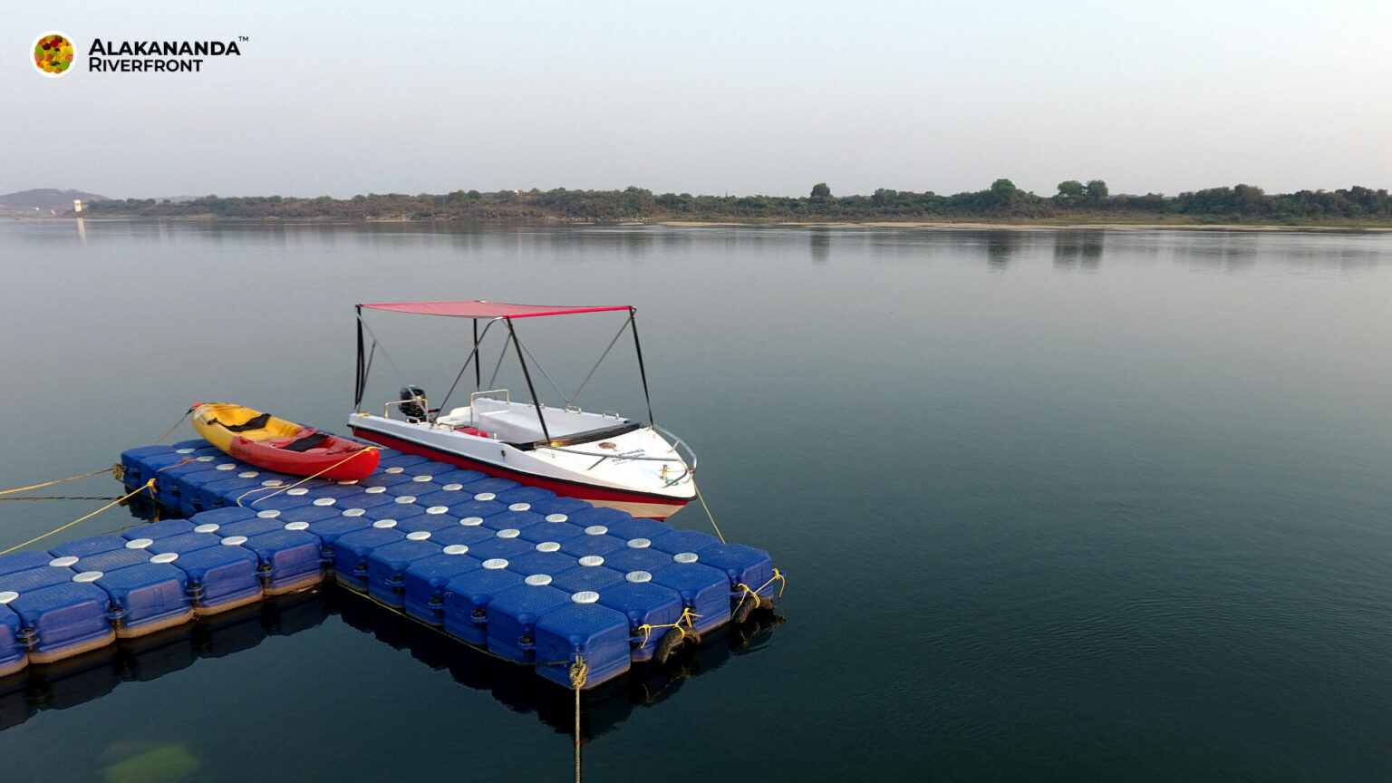 Features & Amenities : Alakananda RiverFront