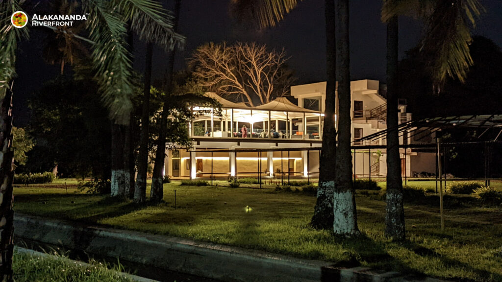 Features & Amenities : Alakananda RiverFront